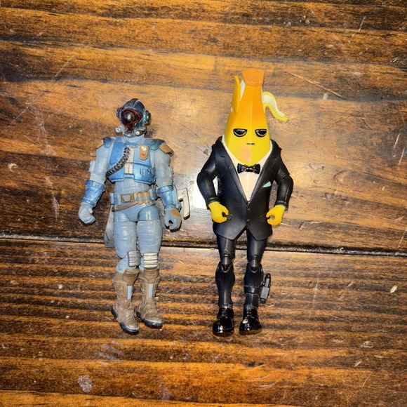 Jazwares | Toys | Fortnite 5 Agent Peely Action Figure Black Tuxedo W ...